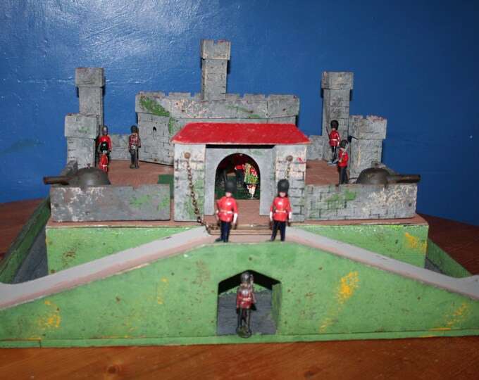 Stunning Vintage Tri-ang Fort Set Fold-away Castle1950's 2nd Version C ...