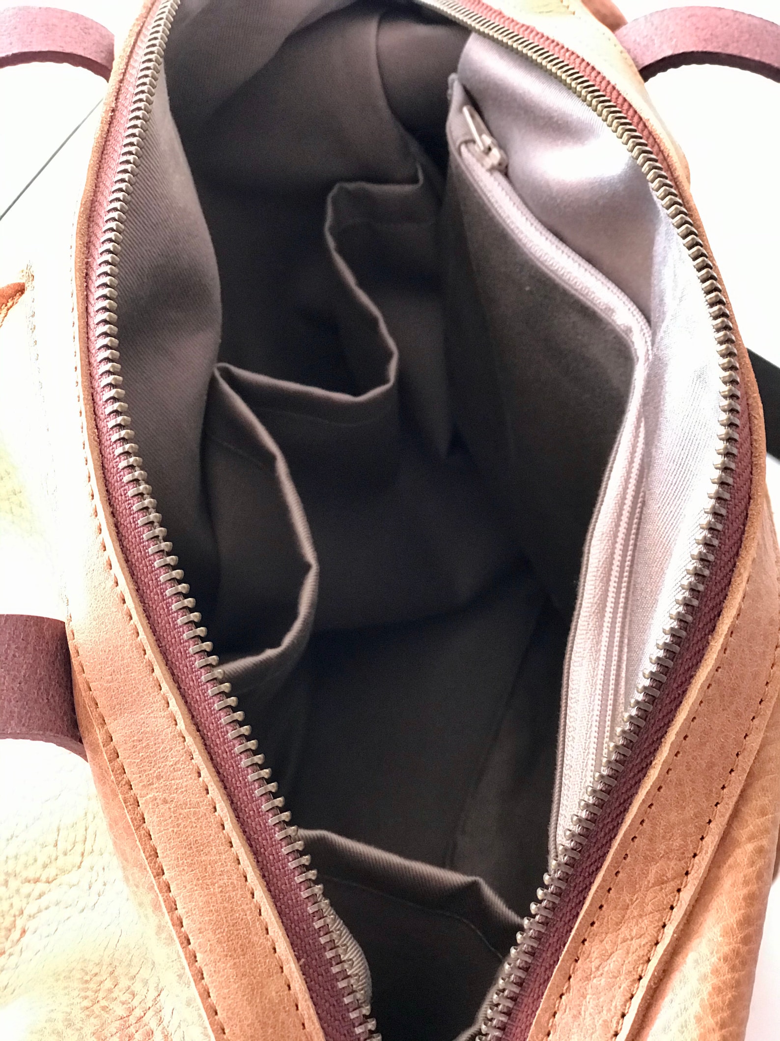 Light Brown Leather Bag With Zip, Crossbody Strap and Inside Lining ...