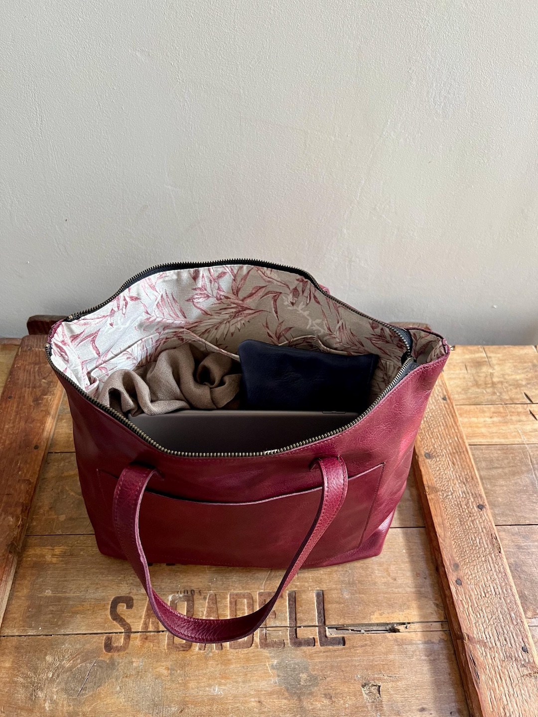 Leather Bag With Zipper and Inside Lining. 4 Colors and 4 Sizes ...