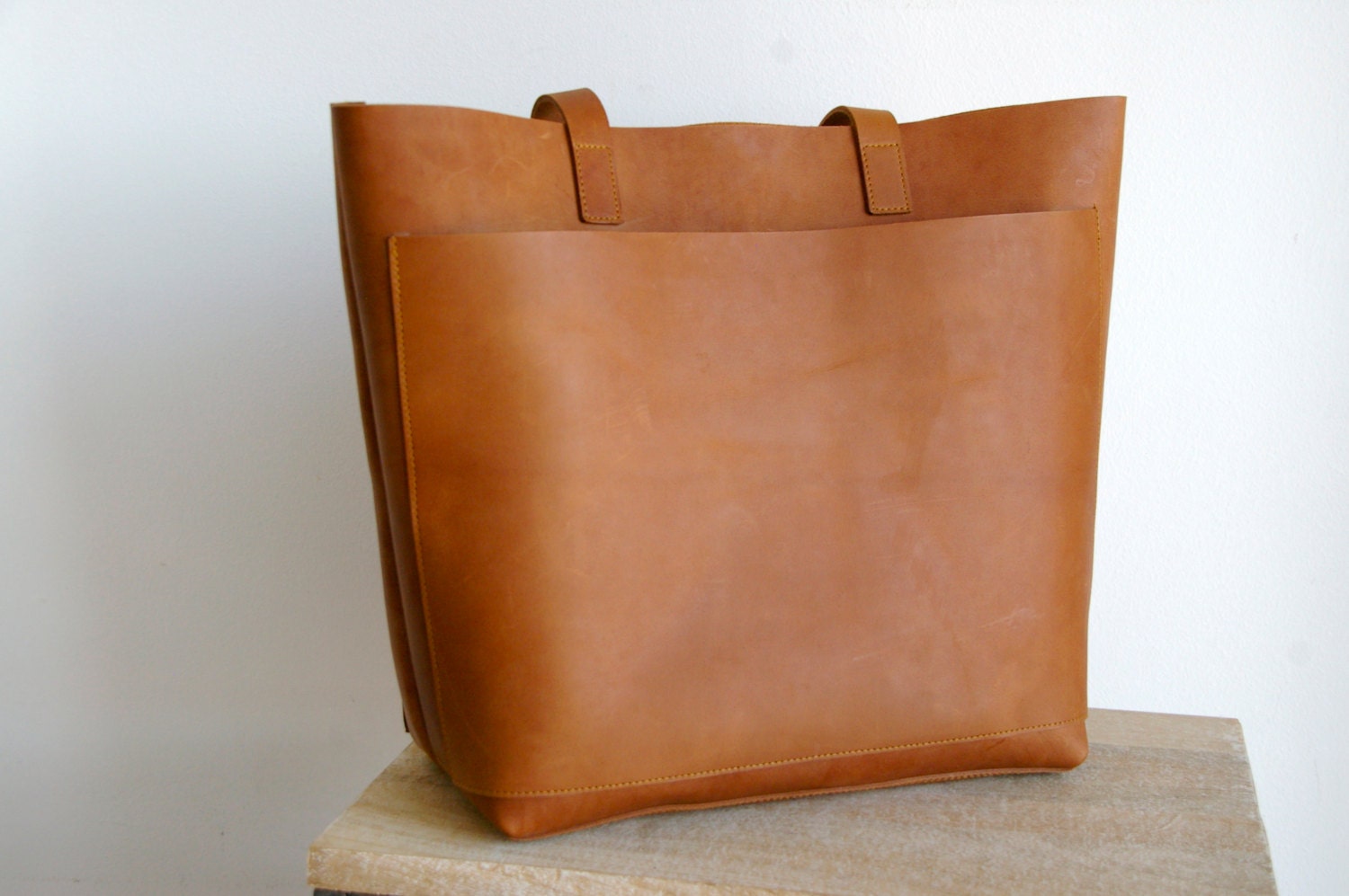 Oversized Camel Leather tote bag with outside pockets. Cap Sa Sal Bag ...