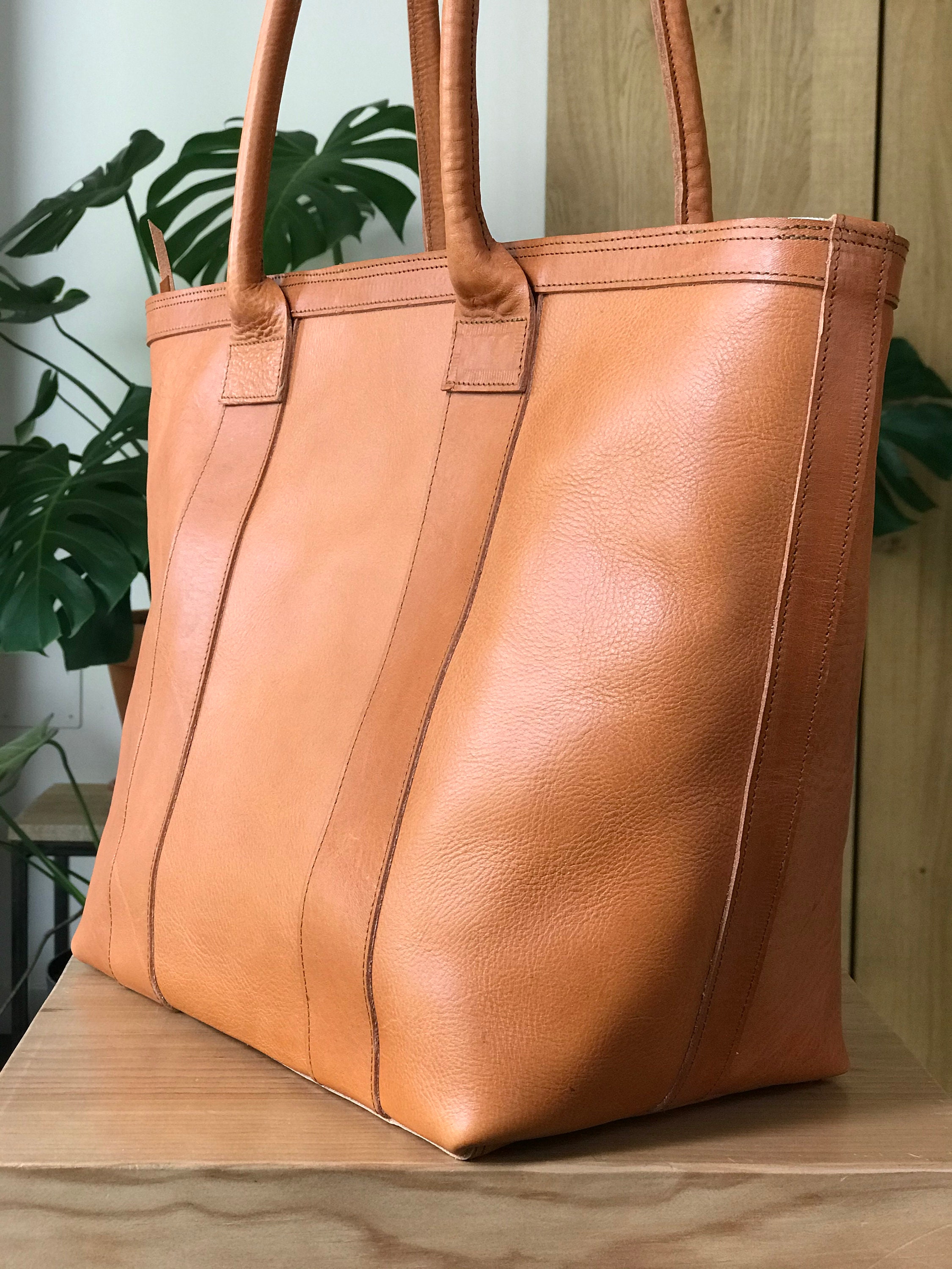 Veg Tanned Camel Leather Bag With Zipper and Inside Lining. Camel ...