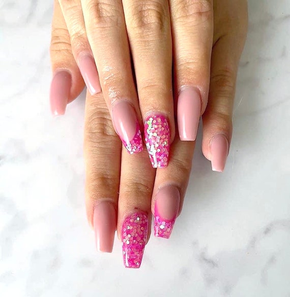 Hot pink glitter nails store