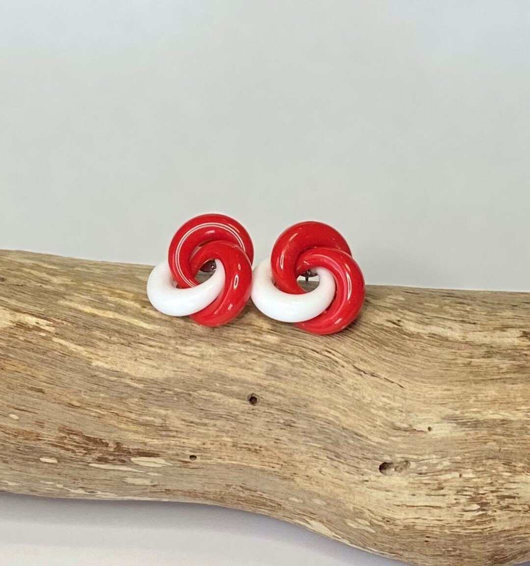 Vintage 1980's Red White Knot Circular Joined Rings Early Plastic Post ...