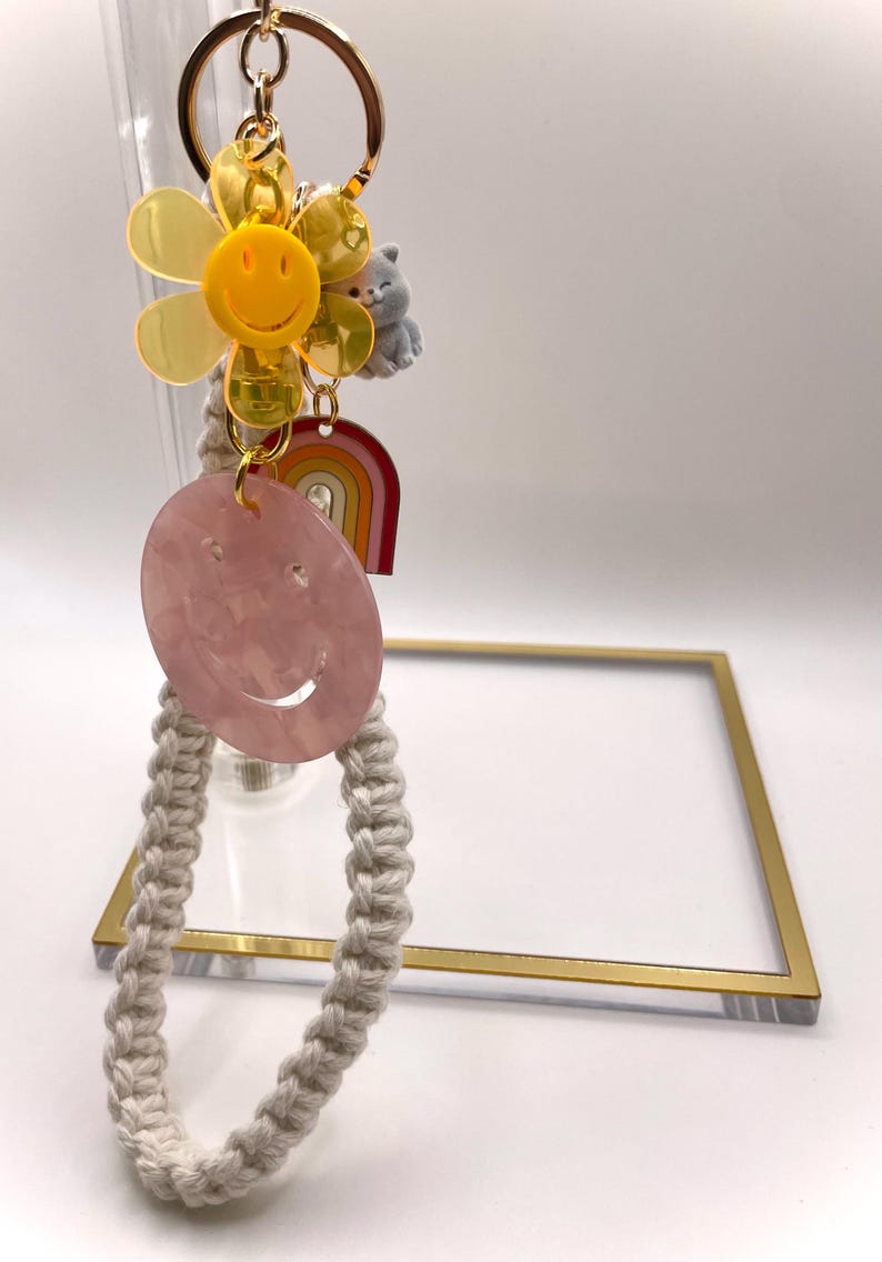 Macrame Smiley Keychain: Boho Flower Power, Rainbow, Kitten - Etsy