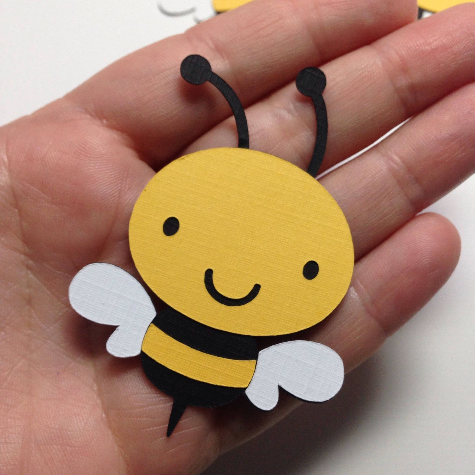 Bee Die Cuts Paper Bee Cut Outs Mom to BEE Baby Shower - Etsy Canada