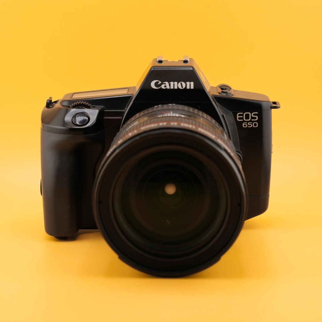 Vintage Canon EOS 650 35mm Film Camera With Canon 24-70mm F4 L Series ...