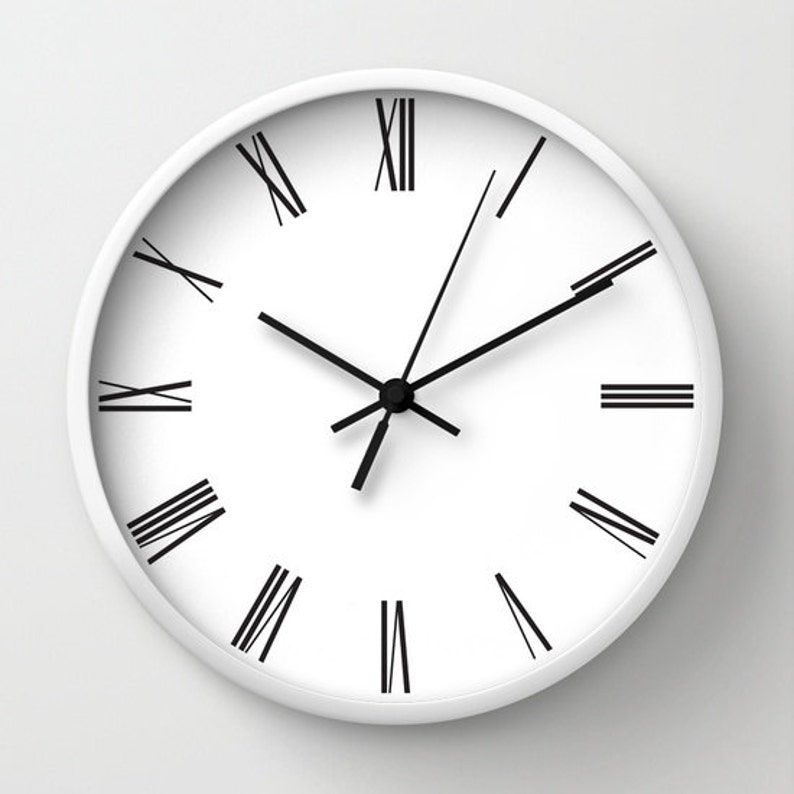Reloj con números romanos clásico reloj blanco y negro que | Etsy