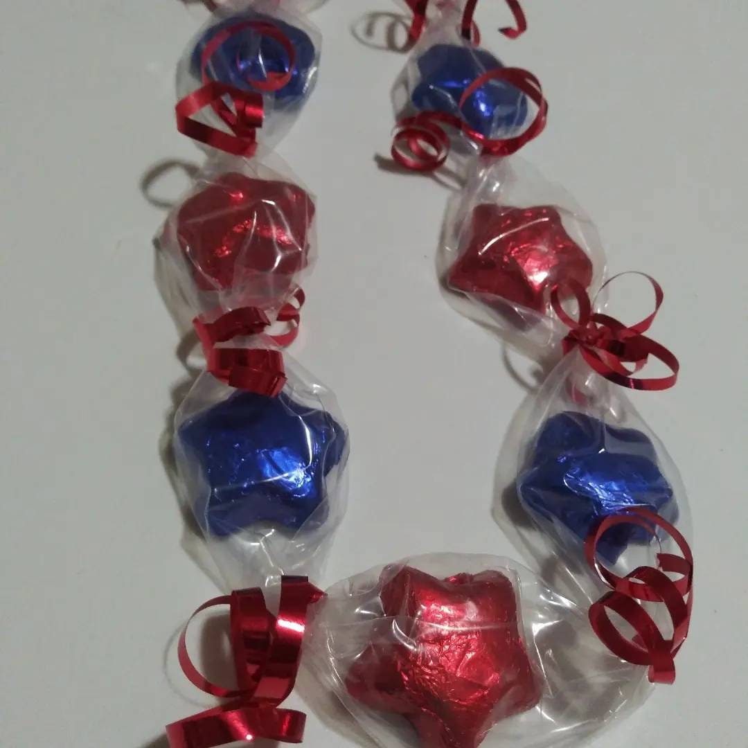 Chocolate Star Lei - Etsy