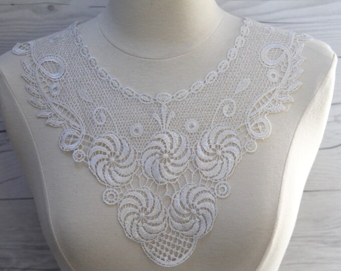 Vintage Neck Collar - White Netted Fabric Lace, Vintage White Bib ...