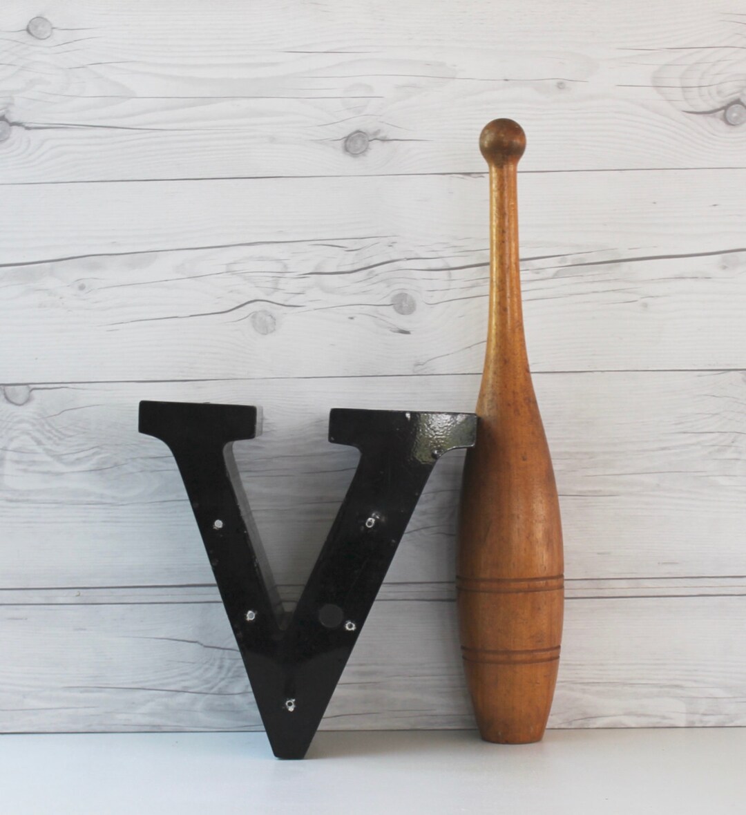Vintage Large Channel Sign Letter V, Vintage Letter "v" 3D Neon Light ...