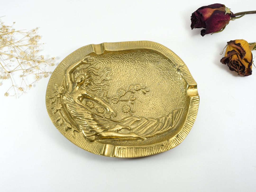 Nude Girl Bronze Ashtray Art Nouveau Woman Τray Naked Woman - Etsy