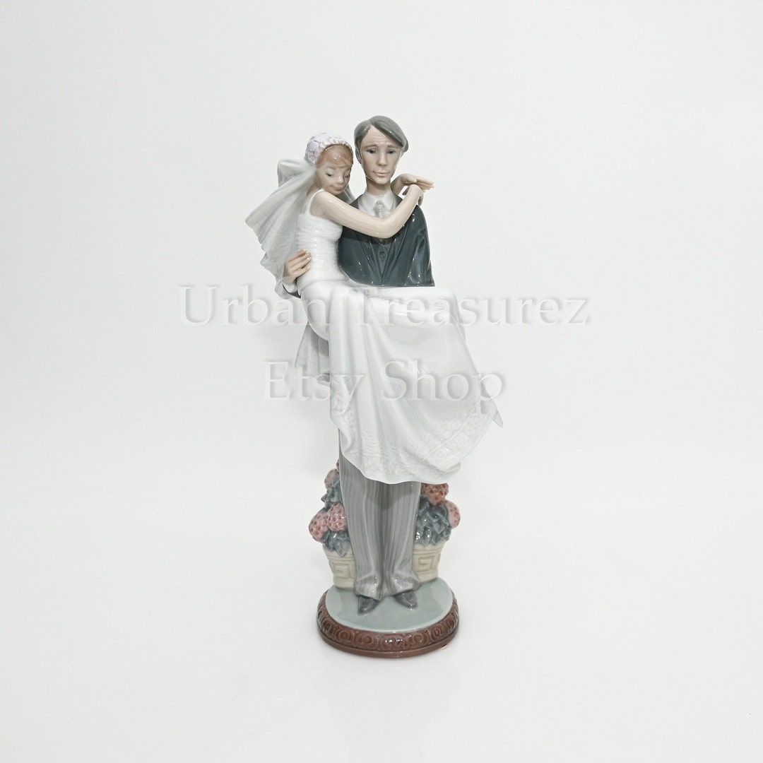 Lladro OVER THE THRESHOLD Figurine #5282 Wedding Couple Bride Groom ...