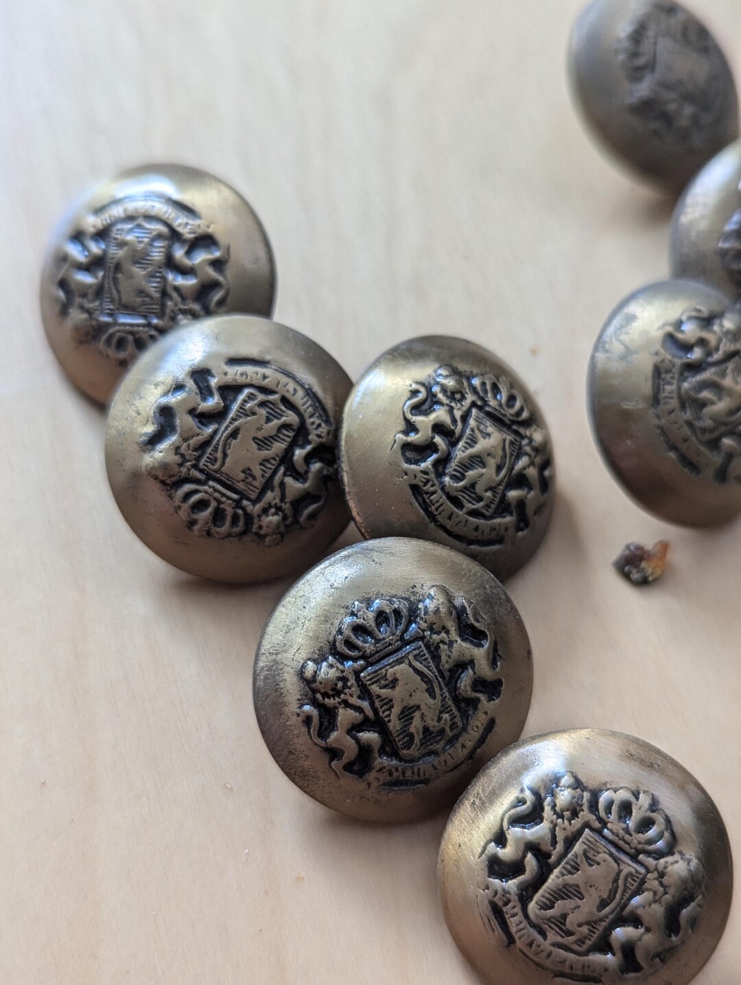 Vintage Buttons Metal Gold Tone Crest With Lions Set of 8 Matching Loop ...