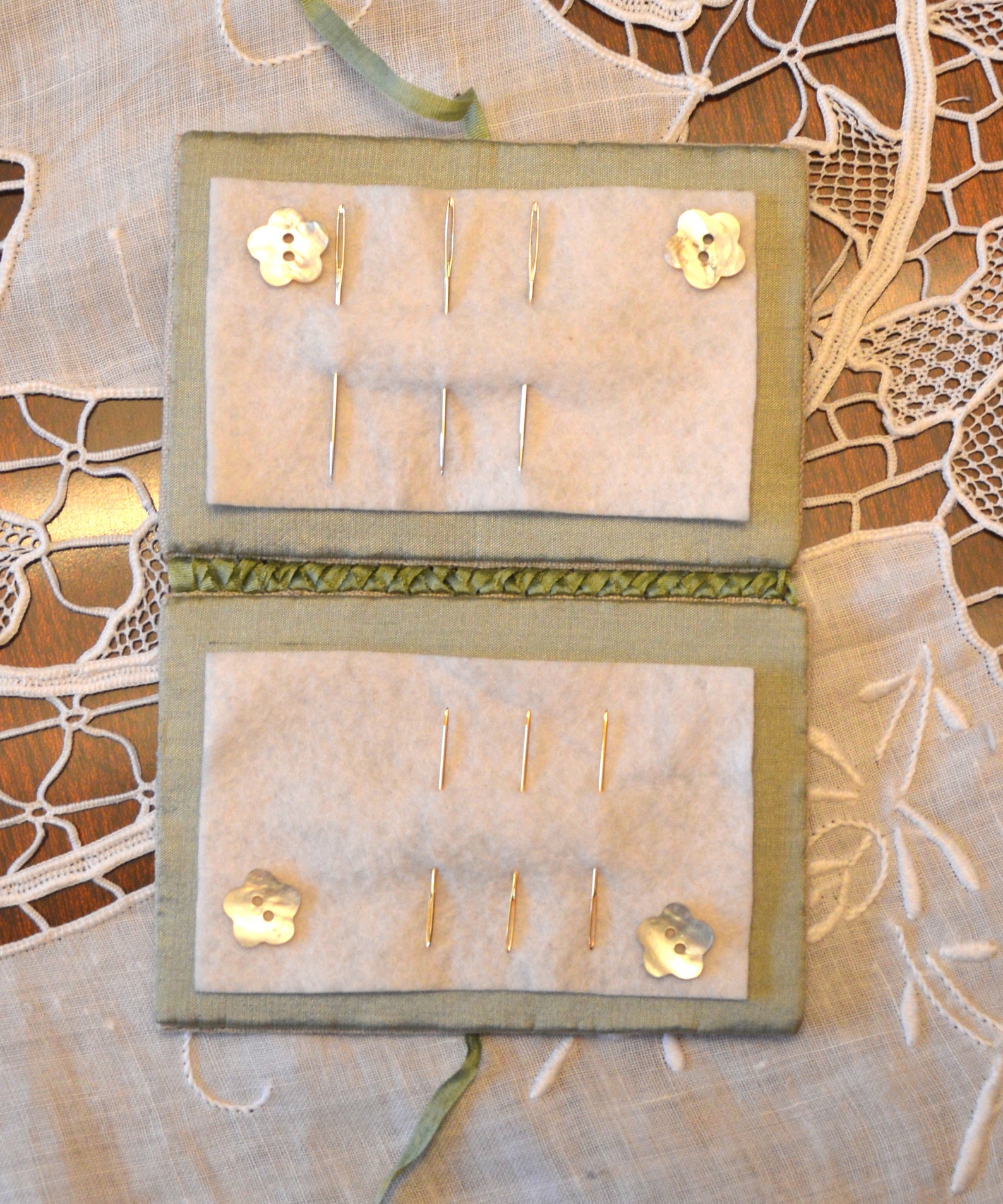 Spring Border Needle Book - Etsy