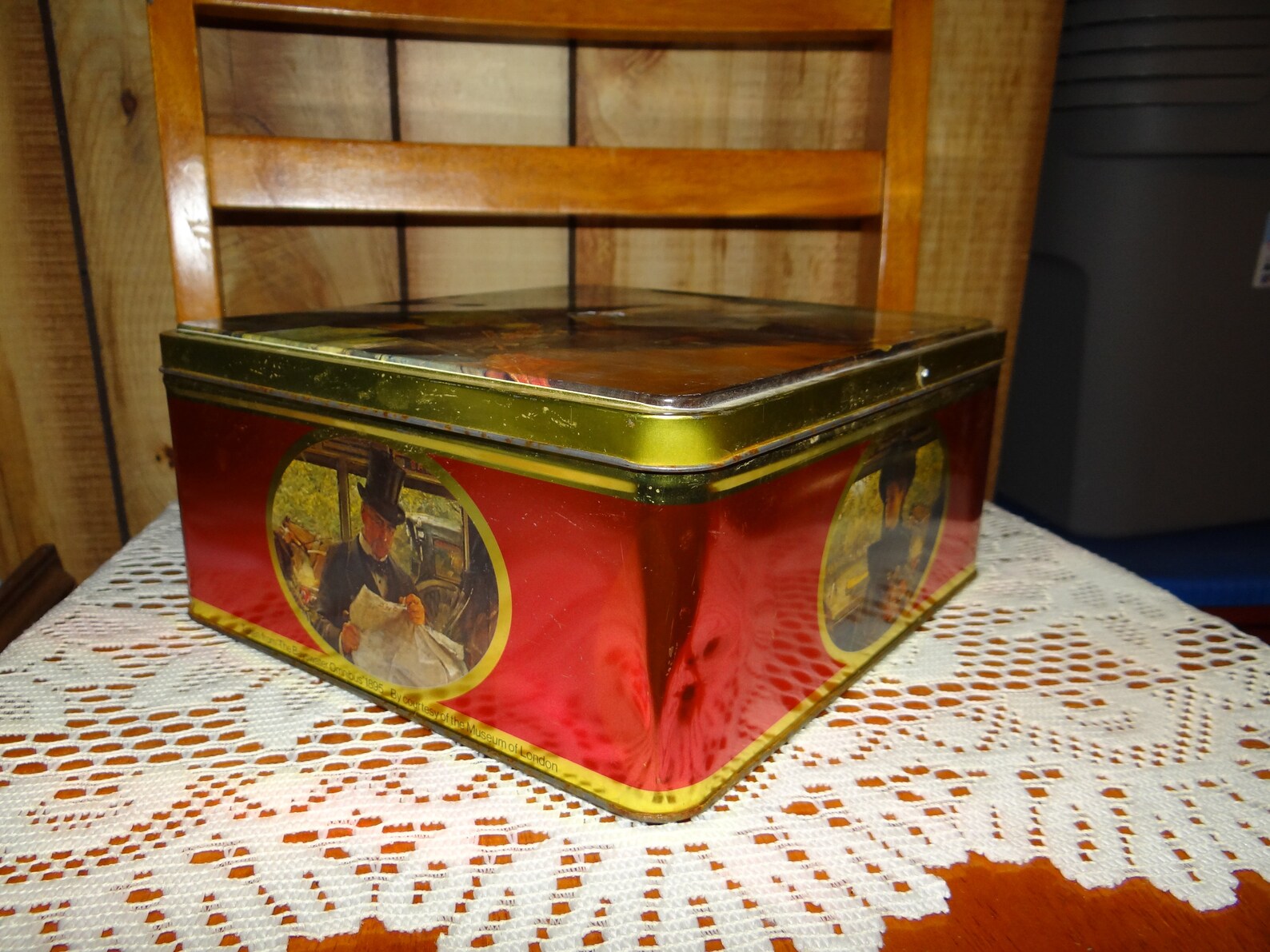 Vintage Large Square Tin Featuring the Bayswater - Etsy