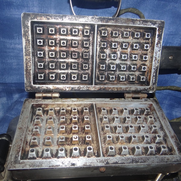 Antique Waffle Iron - Etsy