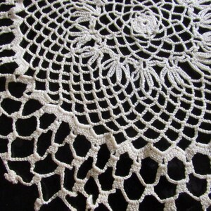 Vintage Embroidery Doilies Crochet Doily Victorian Style Round Dresser ...