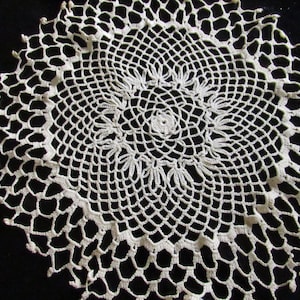 Vintage Embroidery Doilies Crochet Doily Victorian Style Round Dresser ...