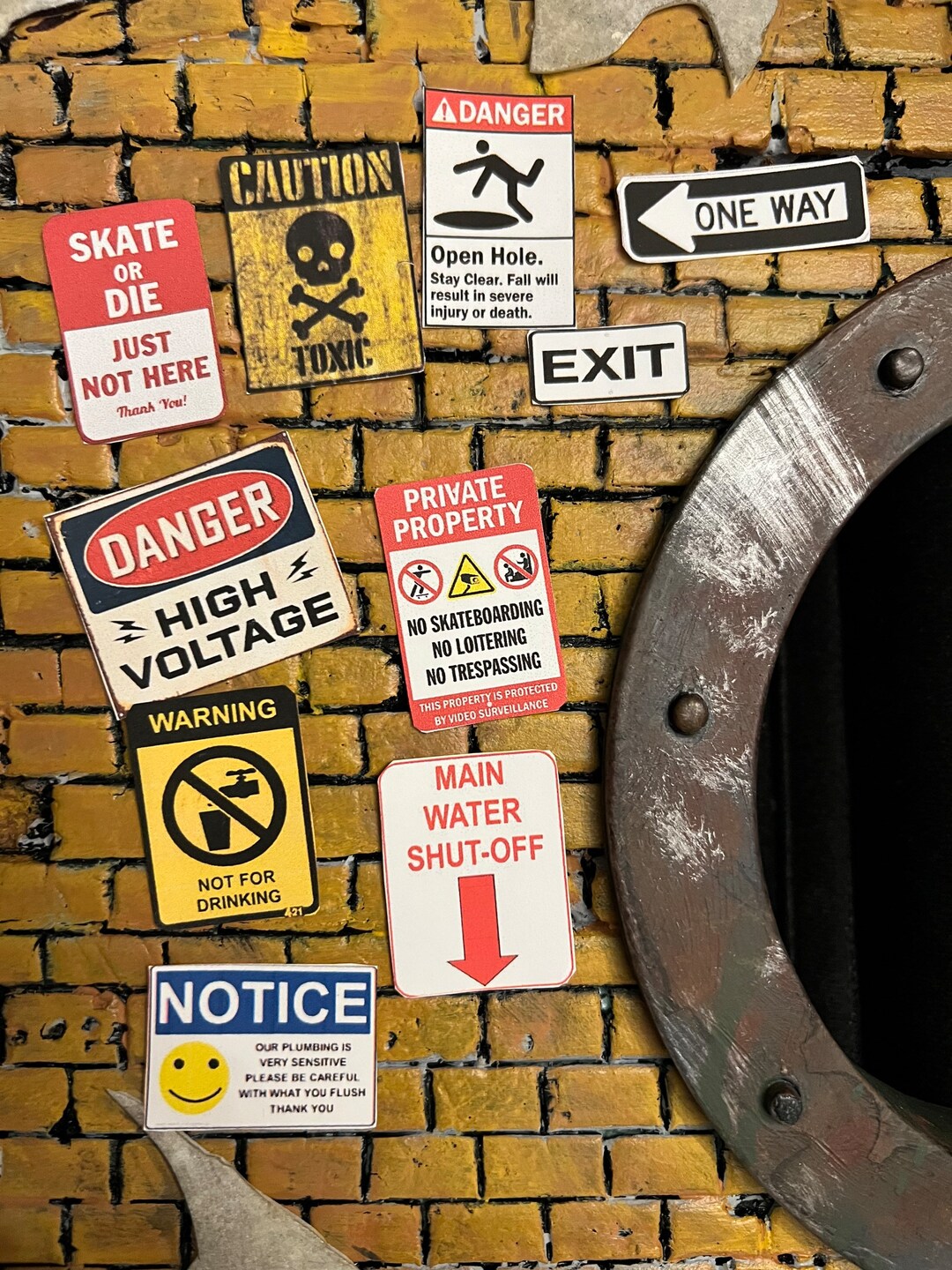 Sewer Tunnel Street Signs Diorama Display Prop 1/12th Scale - Etsy