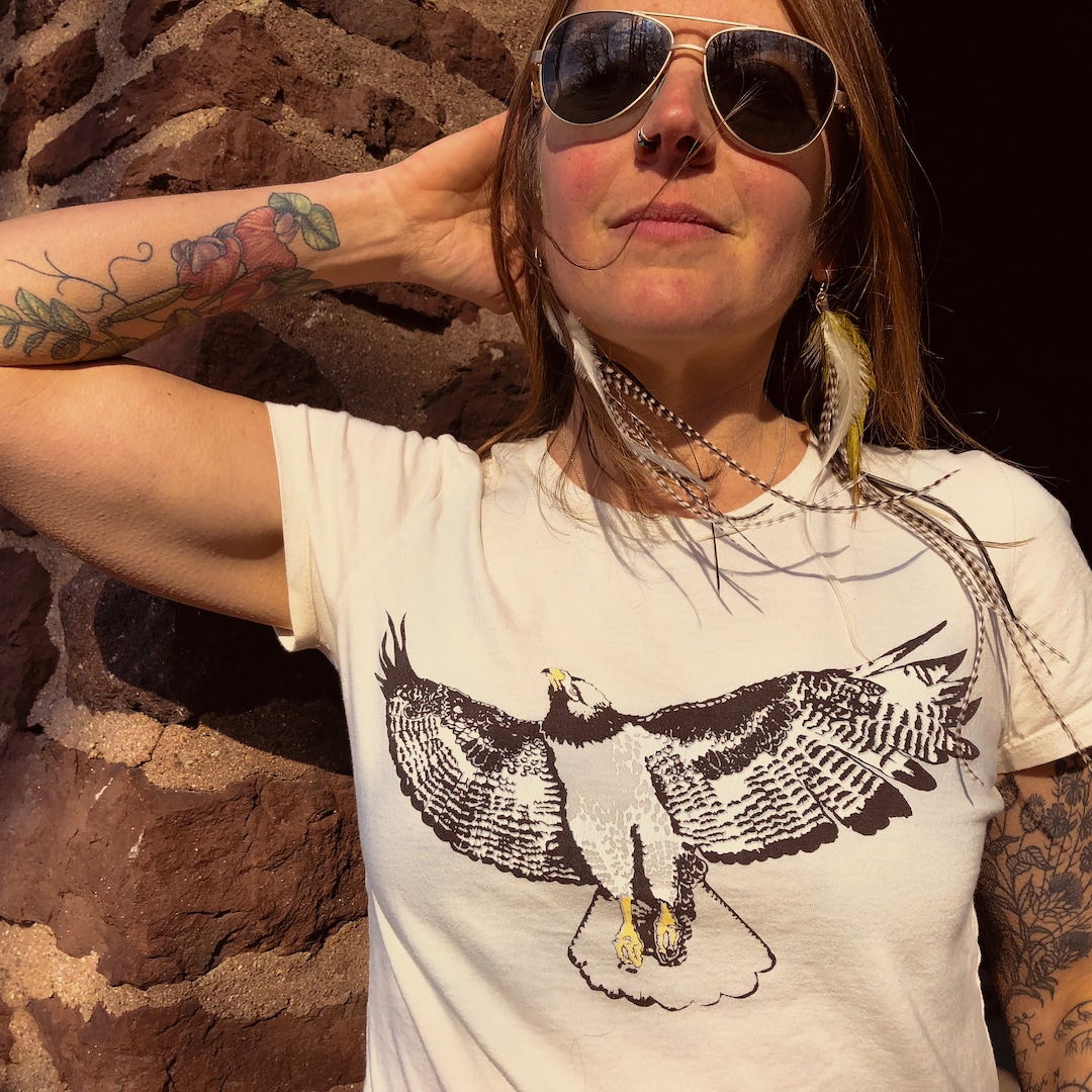Organic Cotton Women’s Red Tailed Hawk Tee - Etsy