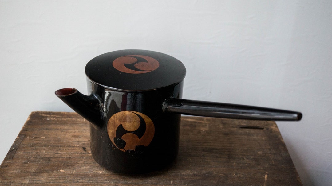 Urushi Lacquerware NAGAE CHOSHI Sake Bottle With a Long Handle - Etsy