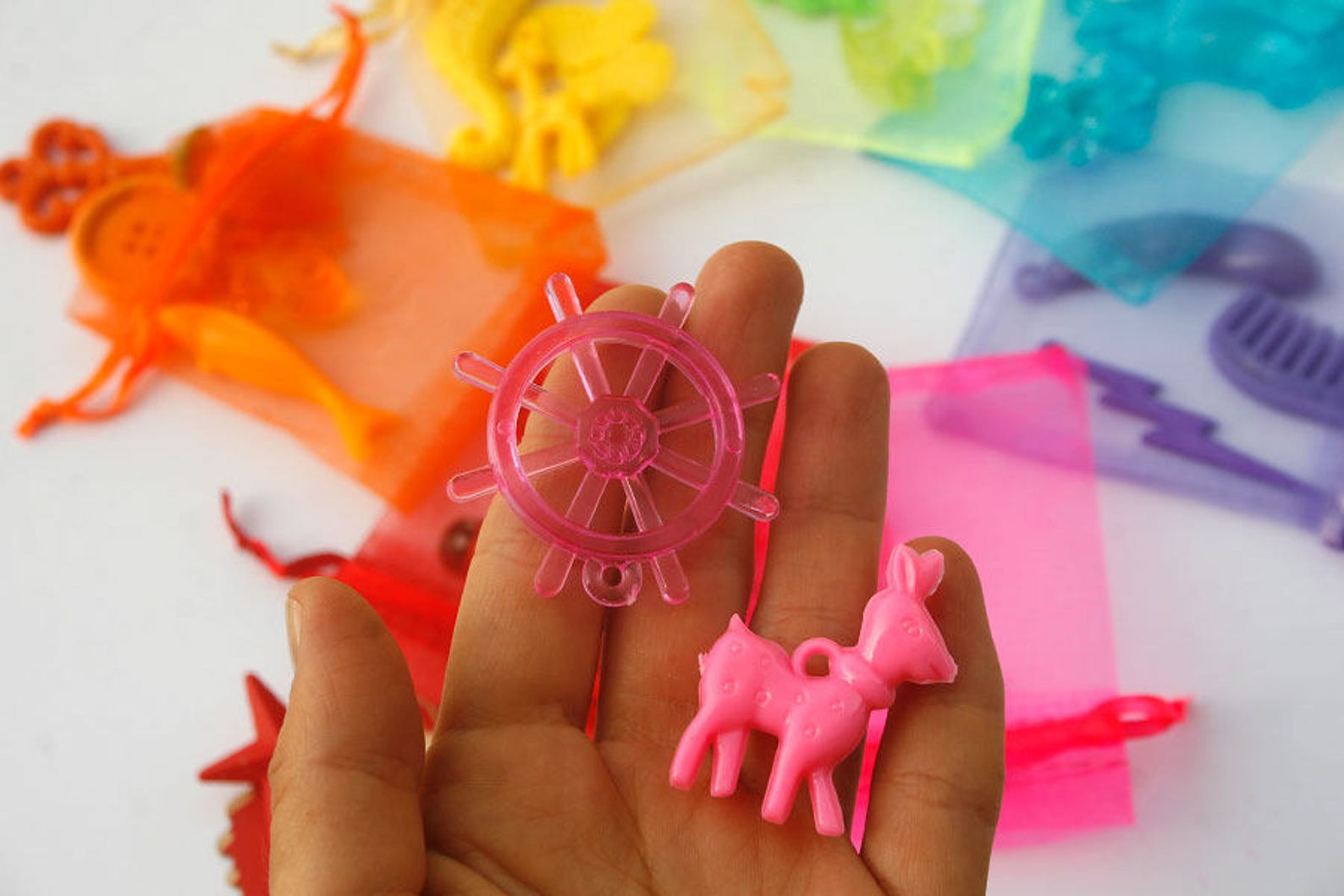 BIG Rainbow I Spy Trinkets for Color Sorting, 2.5-6cm, Set of 3/5/10/20 ...