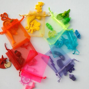 BIG Rainbow I Spy Trinkets for Color Sorting, 2.5-6cm, Set of 3/5/10/20 ...