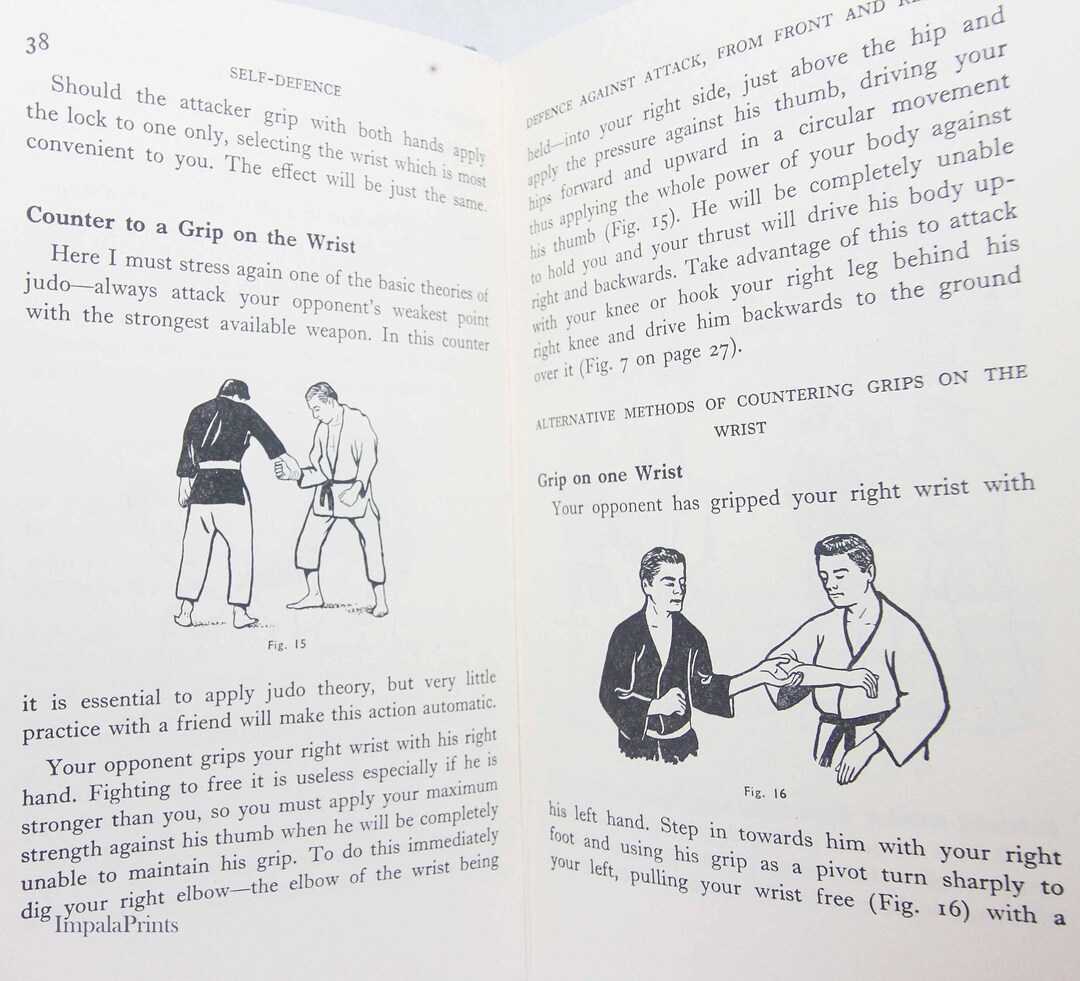 Self Defense Vintage Illustrated 1967 Blue Illustrated Health Book Old ...