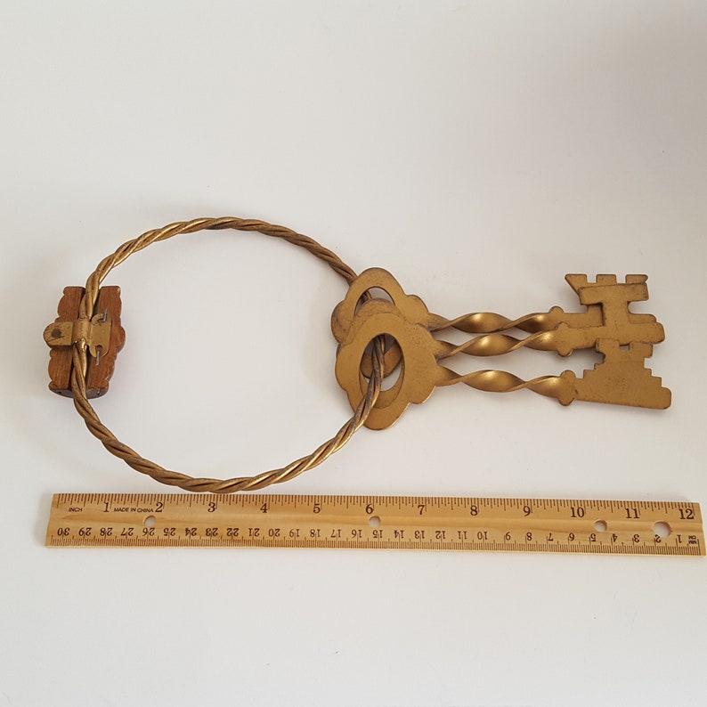 Golden Keys! Vintage Twisted Metal & Wood Wall Hanging 12.5x6.25 - Etsy