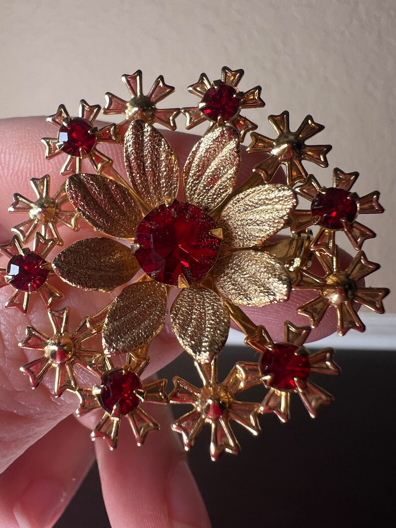 Vintage Gold Tone and Ruby Red Crystal Floral Brooch / Pin, Rhinestone ...
