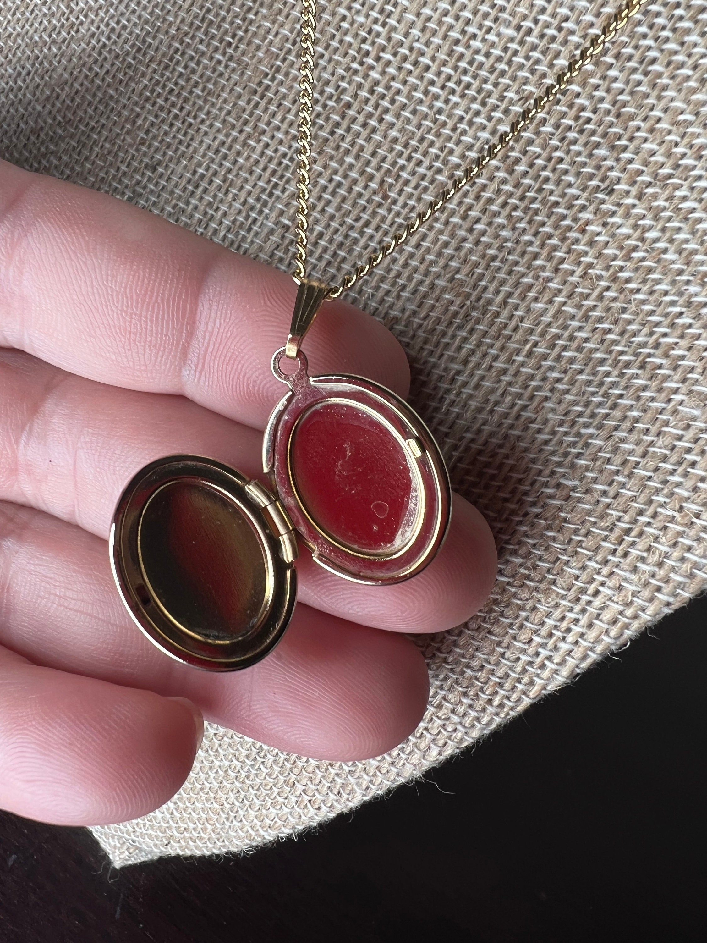 Vintage 1970s Plastic Cameo Locket Victorian Revival Pink, Gold Tone ...