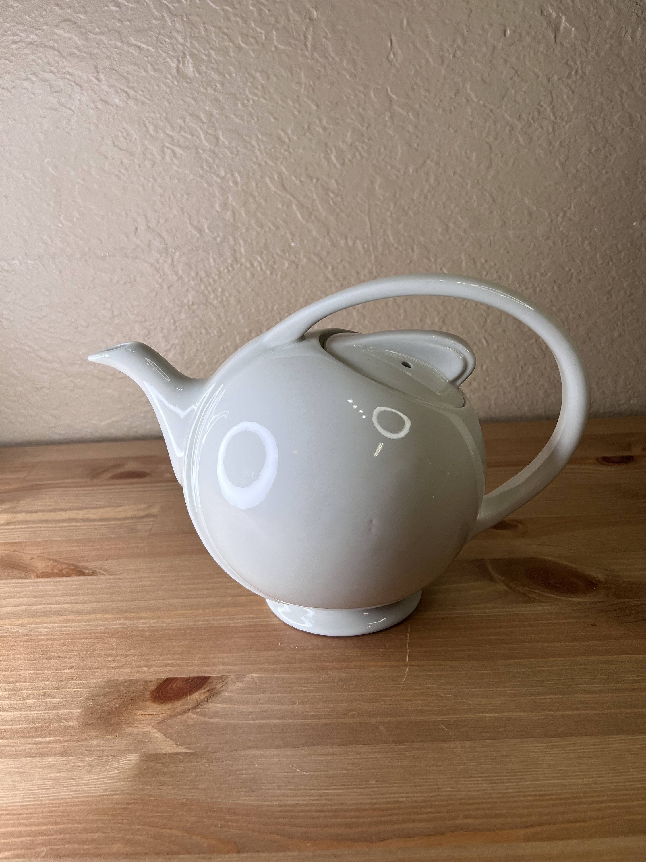 Vintage Midcentury Hall Airflow Teapot, Art Deco, Minimalism, Cream ...