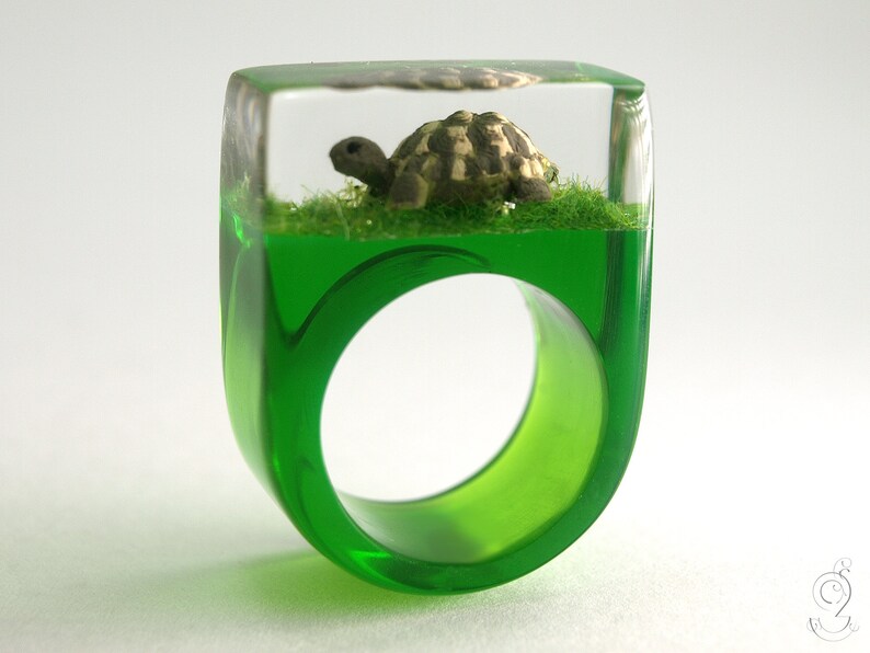 Turtle Majestic turtle ring with a small brown-beige turtle | Etsy