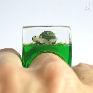 Turtle – Majestic Turtle Ring With a Small Brown-beige Turtle on a ...