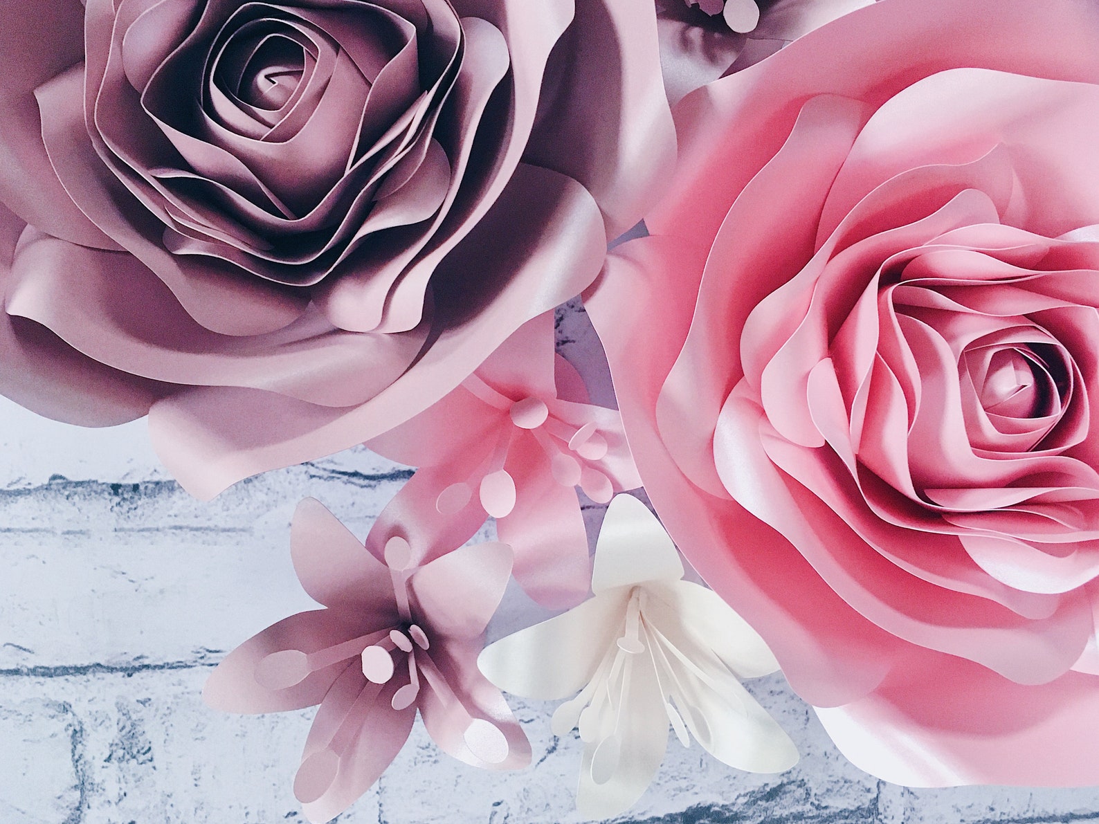 GIANT PAPER FLOWERS Wall Decor, 3d Paper Roses Wall Art, Floral Nursery ...
