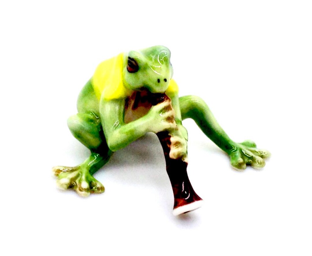 Miniature Ceramic Funny Frog Music Clarinet Animal Reptile Little Green ...