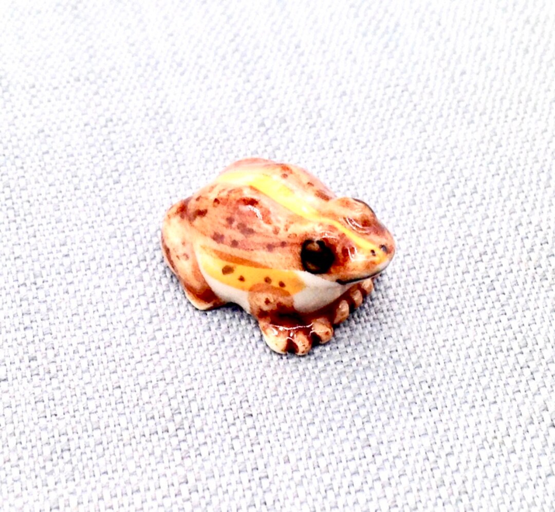 Miniature Ceramic Frog Toad Mini Baby Reptile Animal Cute Little Brown ...