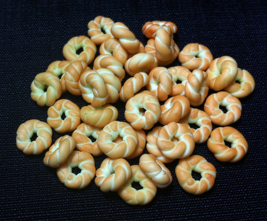 20 Miniature Dollhouse Twisted Bagel Bretzel Round Small Breads Mini ...