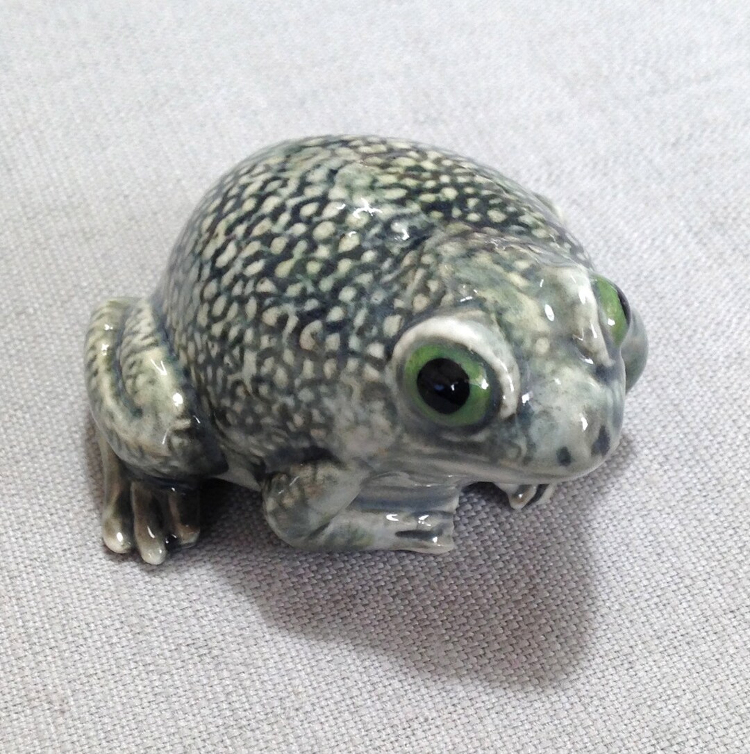 Miniature Ceramic Funny Frog Toad Animal Reptile Cute Little Gray Green ...