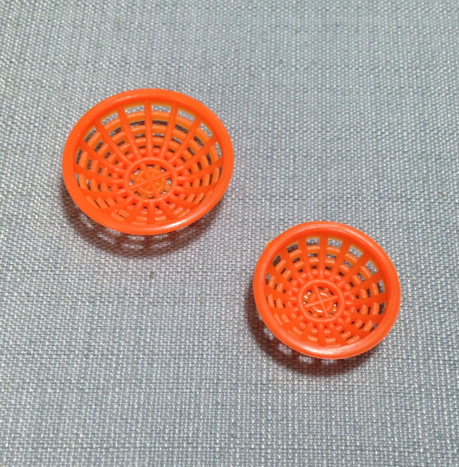 2 Plastic Colanders Drainers Miniature Dollhouse Dish - Etsy