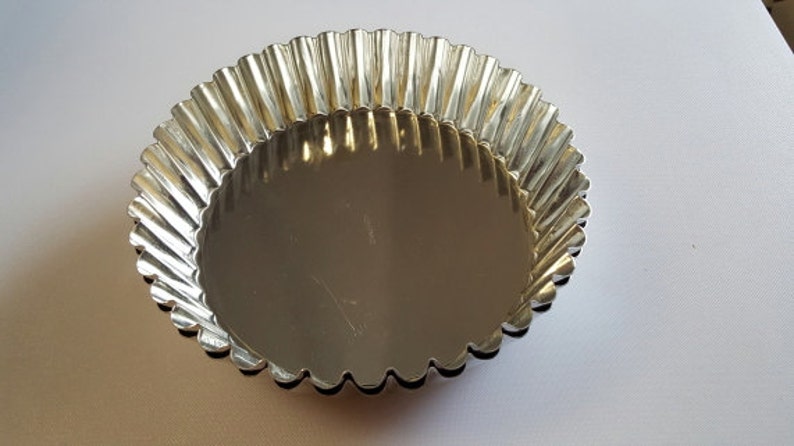 Gobel Fluted Round Tart/quiche Pan With Loose Removable Bottom 7-3/4 X 1-3/4 Inches - Made in ...