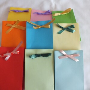 Stand up Color Paper Bags Party Favor Bags Gift Bags Christmas Party ...