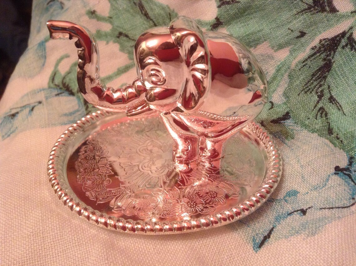 Elephant Ring Holder Jewelry Display Oval Tray Silver Plate 3.5" X 3" X ...