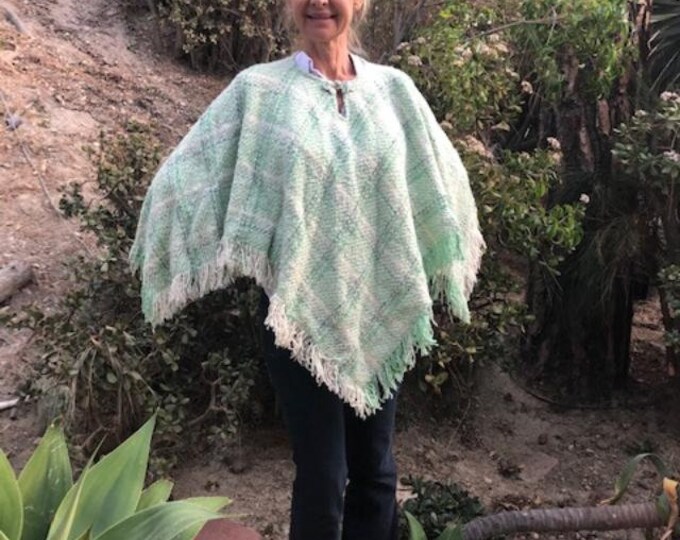 Poncho Top, Boyne Valley Weavers, Soft Wool Blend, Plaid Poncho Green Poncho, Fringed,made in ...