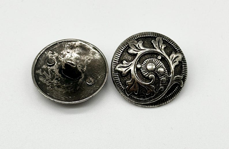 6 Vintage Metal Buttons: Antique Nickel Leaves & Vines Design - Etsy