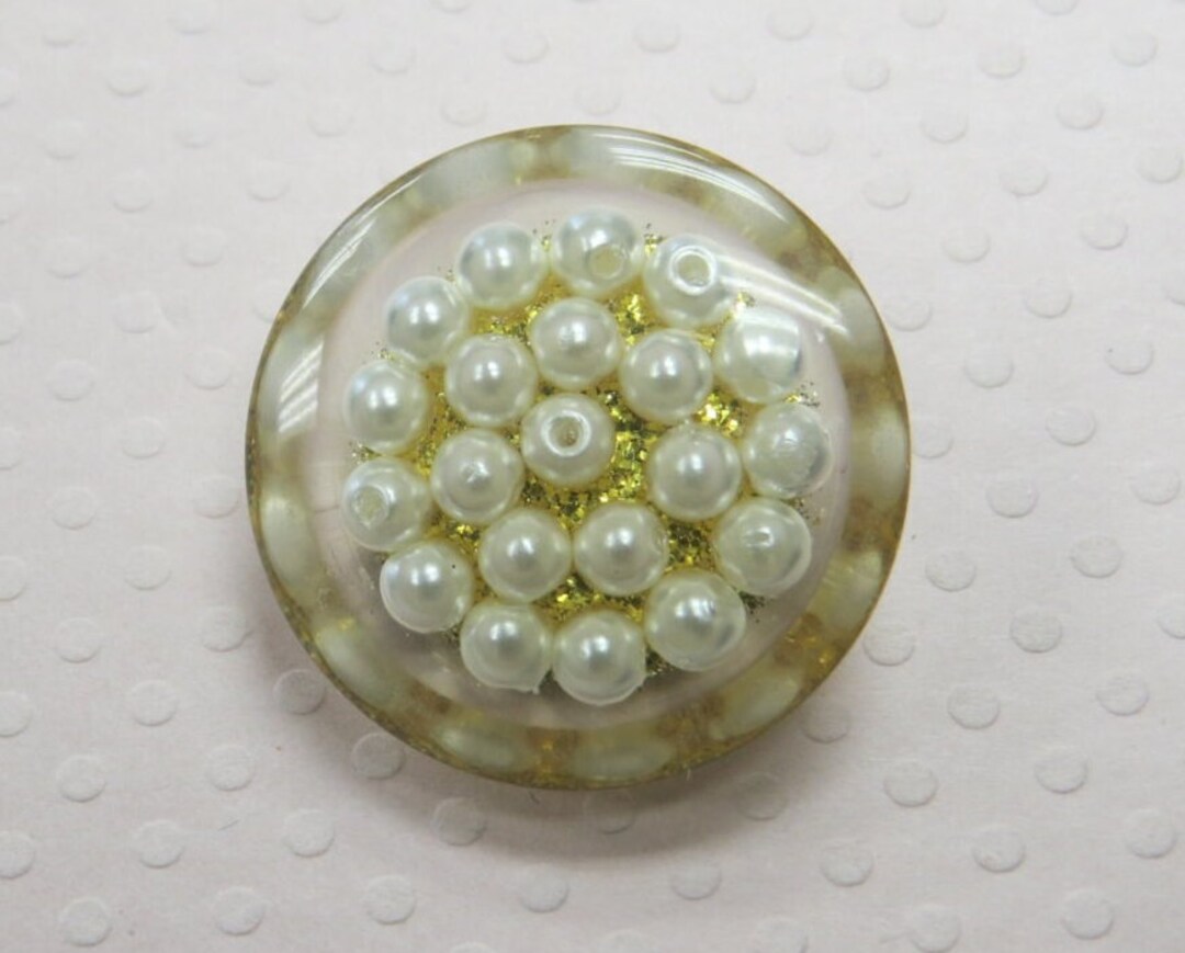 1 Dozen Vintage resin With Pearls and Gold Embedded Shank Buttonsc3525 ...