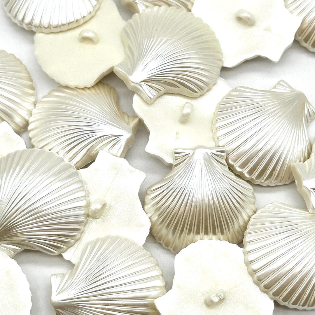Vintage Pearlized Seashell Buttons: Italian Nylon Sewing Crafts (30mm ...