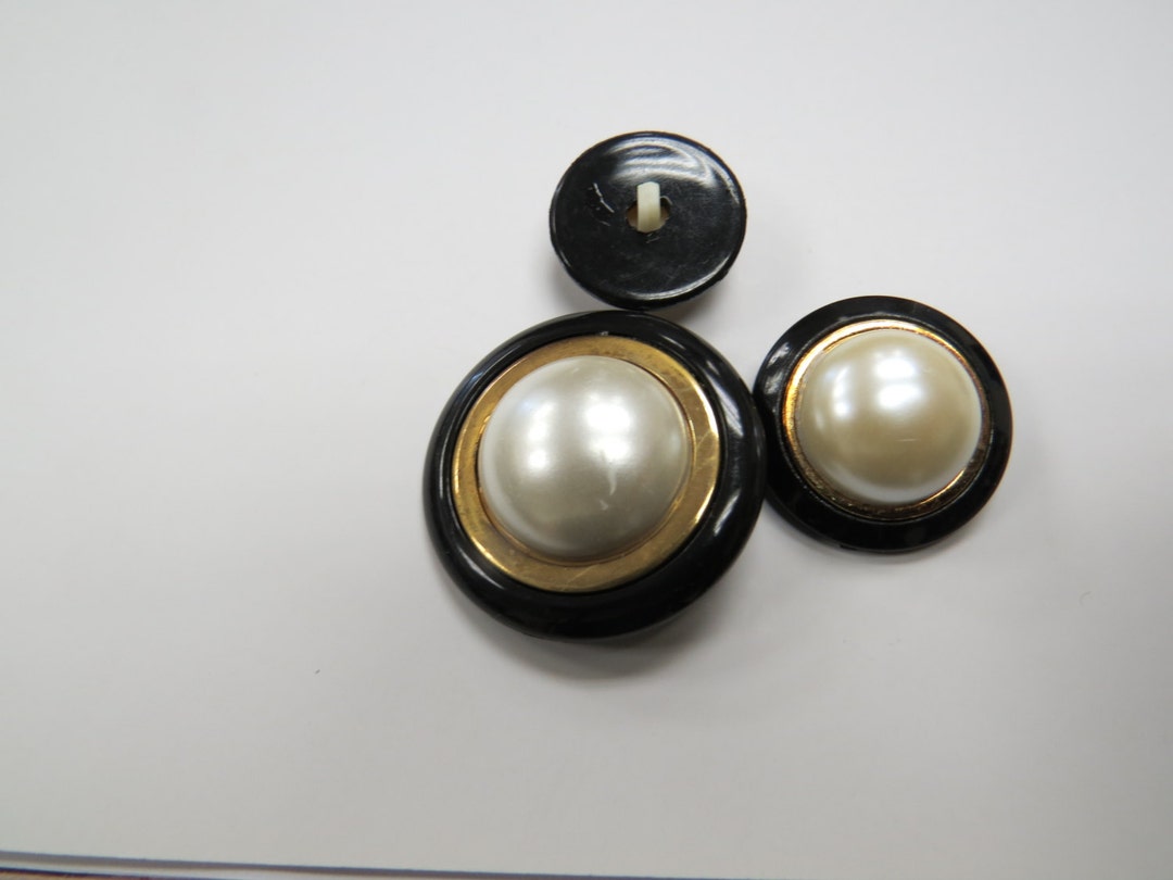 6 Buttons1 Package Vintage Black /gold/ Pearl Shank Buttons C2723 ...