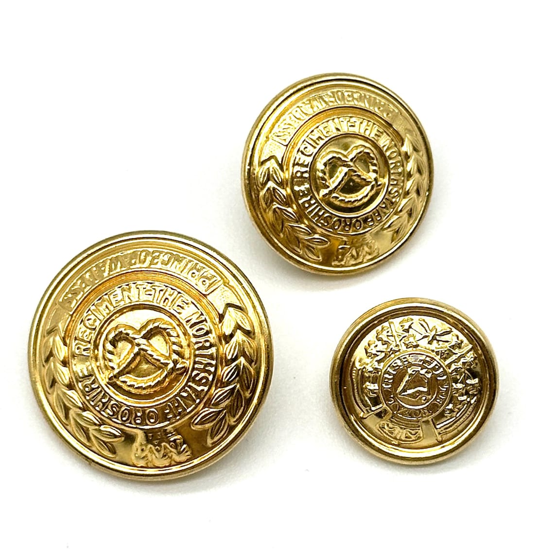12 Vintage Coat of Arms Metal Shank Buttons: Prince of Wales, North ...