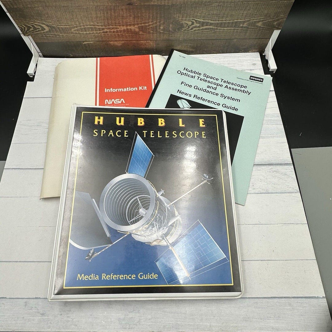 Hubble Space Telescope 3 Ring Binder Media Reference Guide NASA ...
